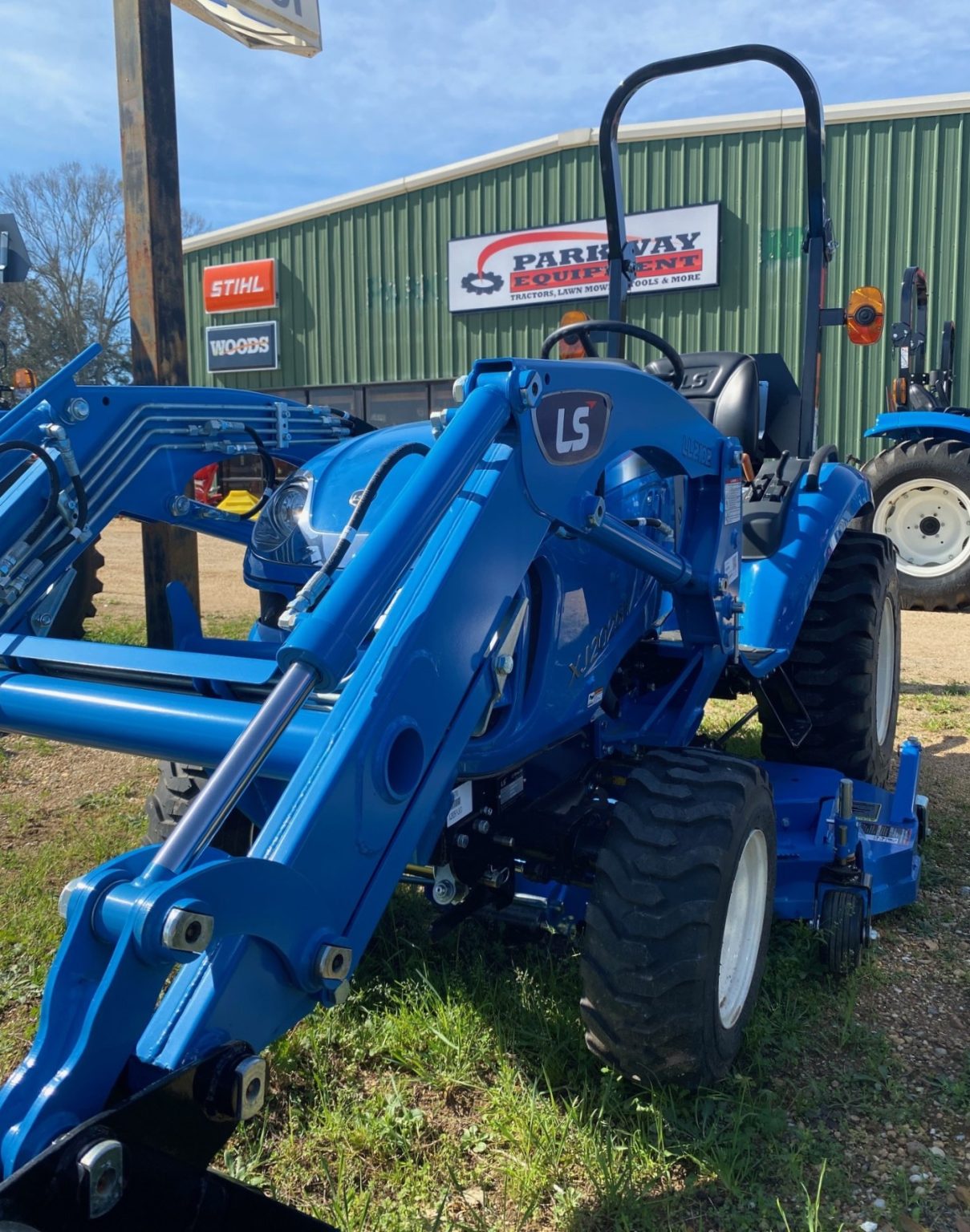 LS Tractor XJ2025H – HST Compact Tractor w/ LL2102 Loader – Parkway ...